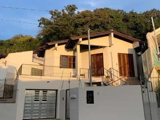 Casa / Sobrado para Venda em Guaíba/RS Centro 3 Quartos