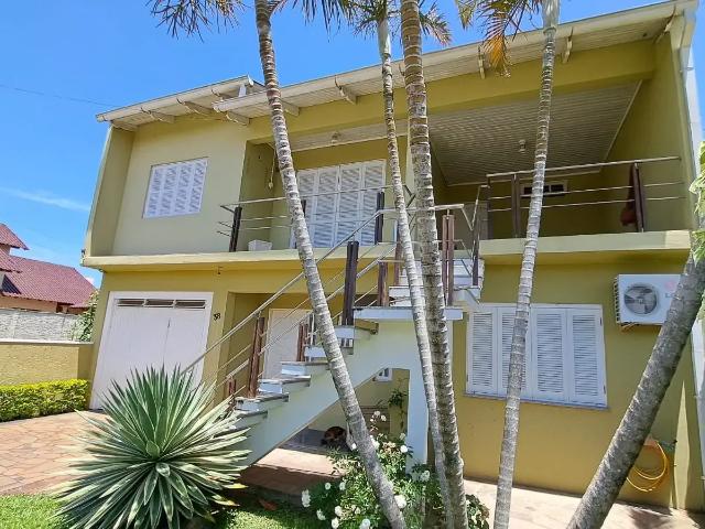 Casa / Sobrado para Venda em Guaíba/RS Chácara das Paineiras 4 Quartos