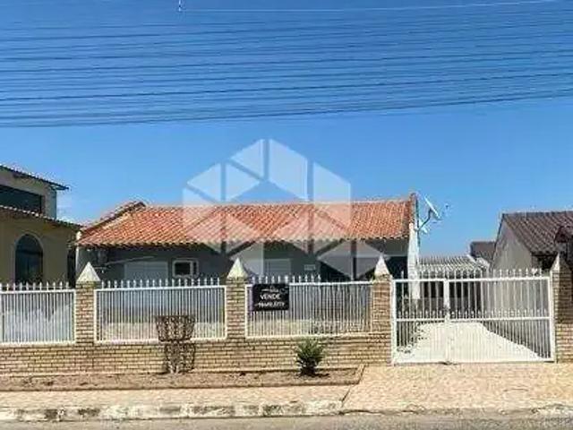 Casa / Sobrado para Venda em Guaíba/RS Jardim dos Lagos 2 Quartos