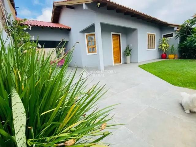 Casa / Sobrado para Venda em Guaíba/RS Jardim dos Lagos 2 Quartos