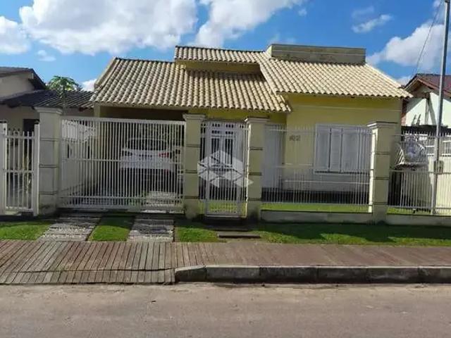 Casa / Sobrado para Venda em Guaíba/RS Jardim dos Lagos 2 Quartos