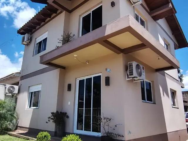 Casa / Sobrado para Venda em Guaíba/RS Jardim dos Lagos 4 Quartos