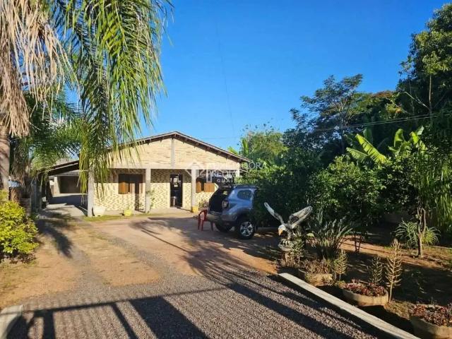 Casa / Sobrado para Venda em Guaíba/RS Jardim Iolanda 3 Quartos