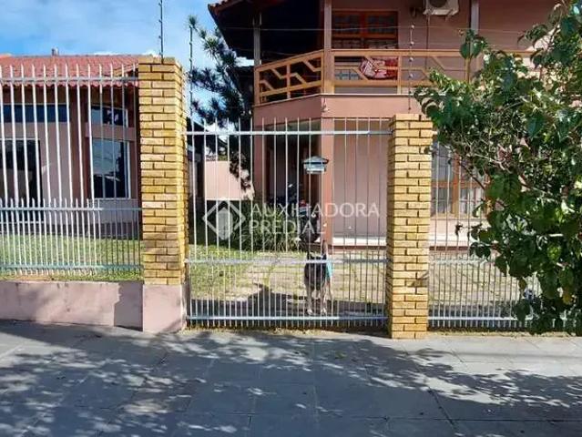 Casa / Sobrado para Venda em Guaíba/RS Colina 4 Quartos