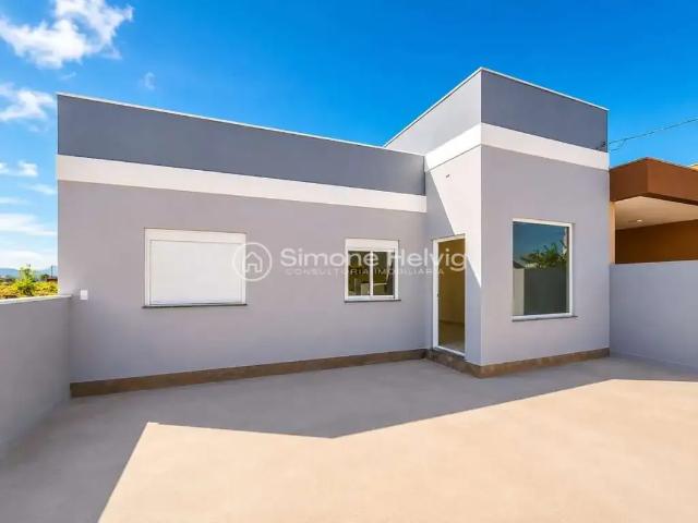 Casa / Sobrado para Venda em Guaíba/RS Parque 35 3 Quartos