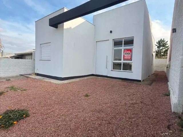 Casa / Sobrado para Venda em Guaíba/RS Parque 35 3 Quartos
