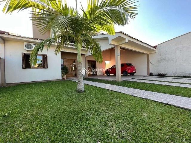 Casa / Sobrado para Venda em Guaíba/RS Parque 35 4 Quartos