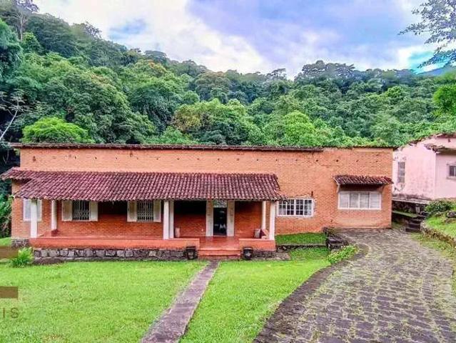 Casa / Sobrado para Venda em Guapimirim/RJ Corujas 4 Quartos