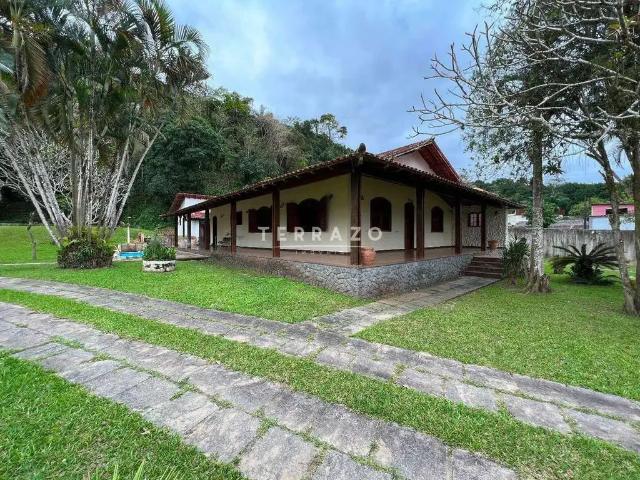Casa / Sobrado para Venda em Guapimirim/RJ Centro 5 Quartos