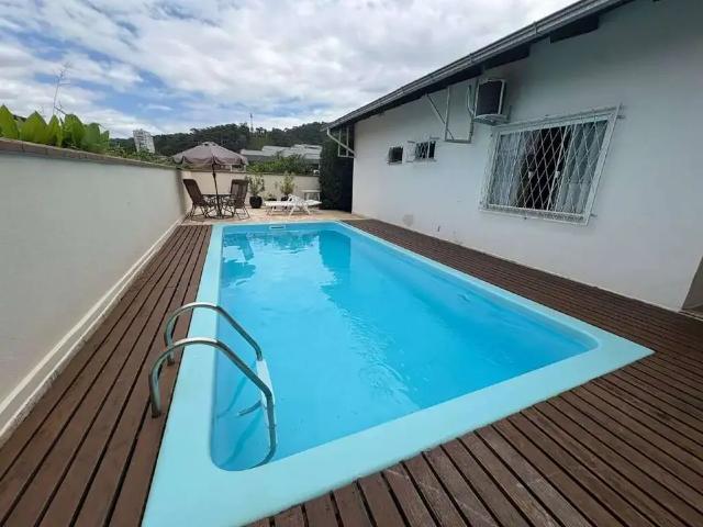 Casa / Sobrado para Venda em Guaramirim/SC Centro 3 Quartos
