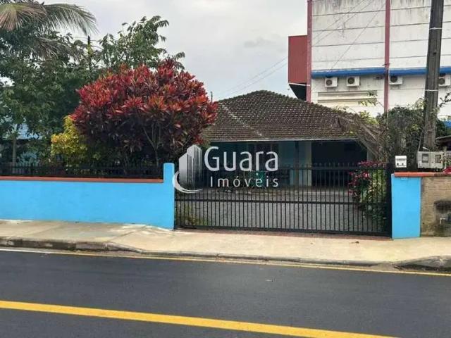 Casa / Sobrado para Venda em Guaramirim/SC Centro 4 Quartos