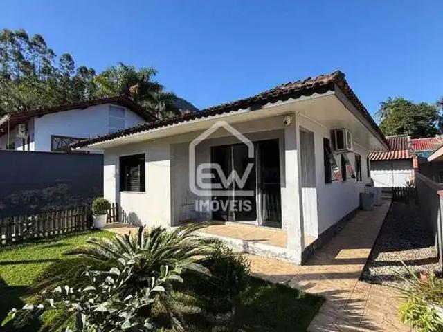 Casa / Sobrado para Venda em Guaramirim/SC Amizade 3 Quartos