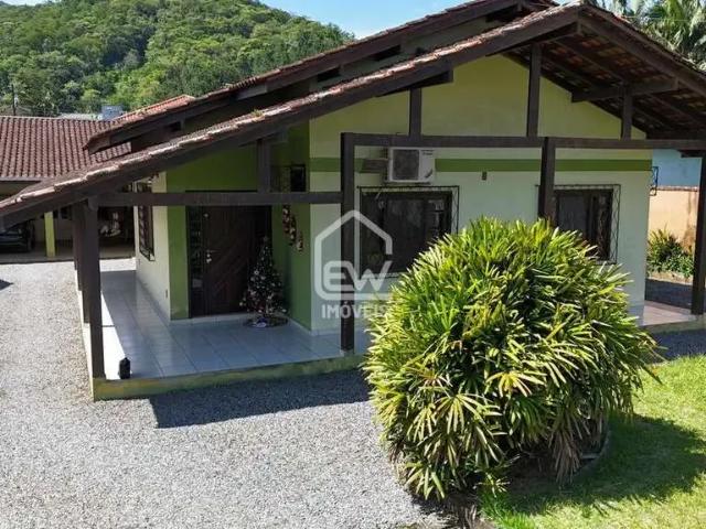 Casa / Sobrado para Venda em Guaramirim/SC Imigrantes 3 Quartos