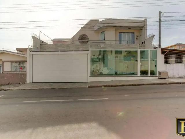 Casa / Sobrado para Venda em Guarapuava/PR Centro 3 Quartos