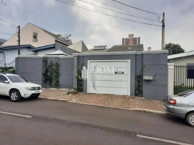 Casa / Sobrado para Venda em Guarapuava/PR Centro 3 Quartos