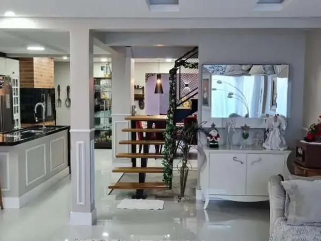 Casa / Sobrado para Venda em Guarapuava/PR Centro 3 Quartos
