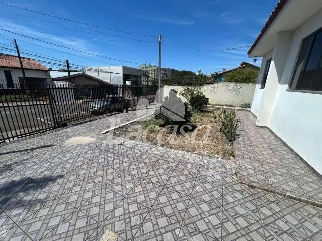 Casa / Sobrado para Venda em Guarapuava/PR Centro 3 Quartos