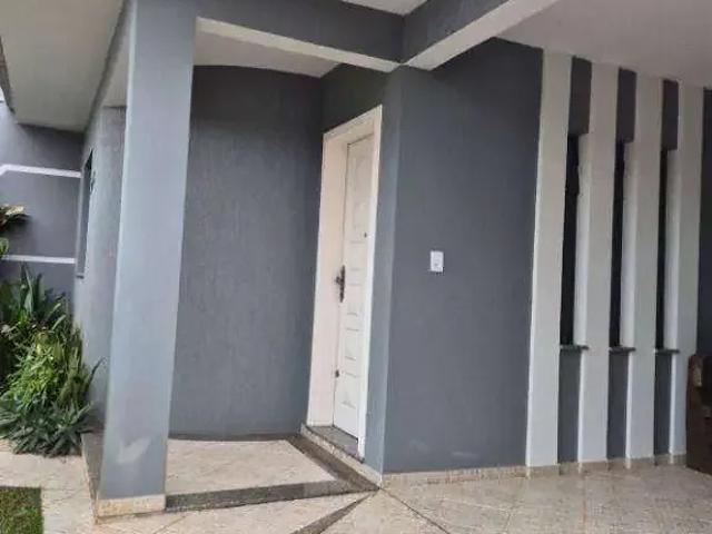 Casa / Sobrado para Venda em Guarapuava/PR Centro 4 Quartos
