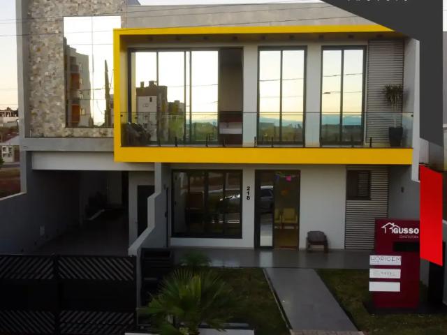 Casa / Sobrado para Venda em Guarapuava/PR Cidade dos Lagos 3 Quartos
