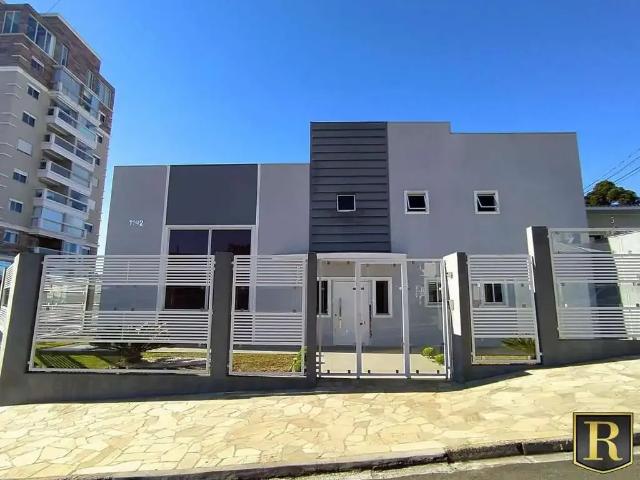 Casa / Sobrado para Venda em Guarapuava/PR Santa Cruz 4 Quartos