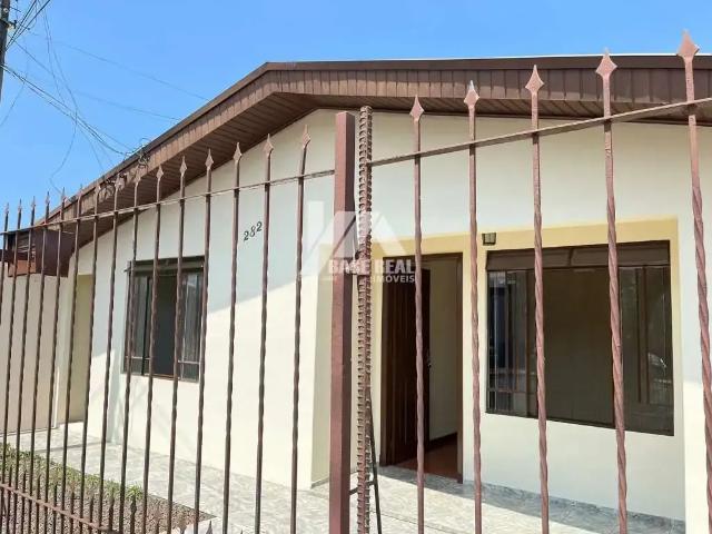 Casa / Sobrado para Venda em Guarapuava/PR Santana 4 Quartos