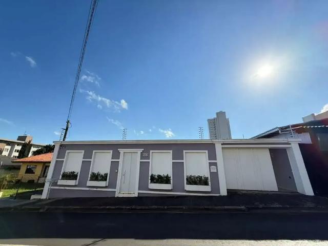 Casa / Sobrado para Venda em Guarapuava/PR Trianon 4 Quartos