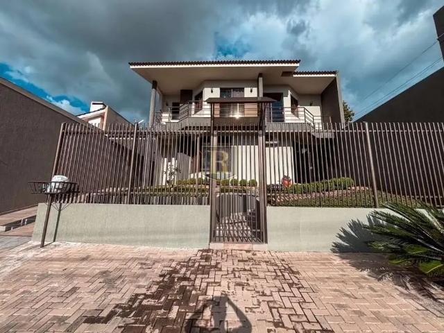 Casa / Sobrado para Venda em Guarapuava/PR Trianon 4 Quartos