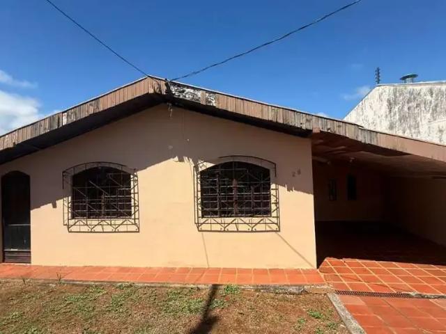 Casa / Sobrado para Venda em Guarapuava/PR Trianon 2 Quartos