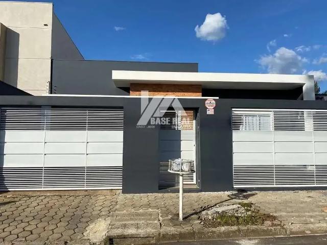 Casa / Sobrado para Venda em Guarapuava/PR Trianon 3 Quartos