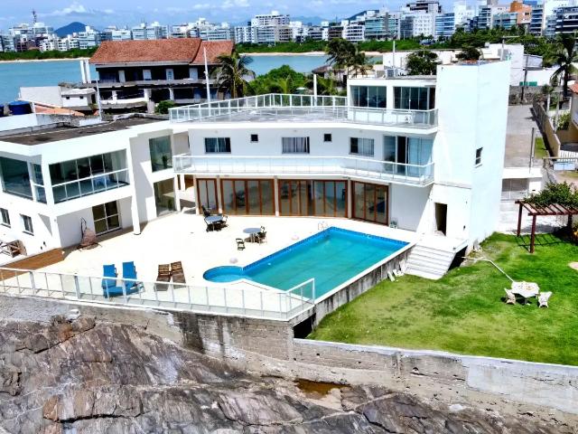 Casa / Sobrado para Venda em Guarapari/ES Enseada Azul 9 Quartos