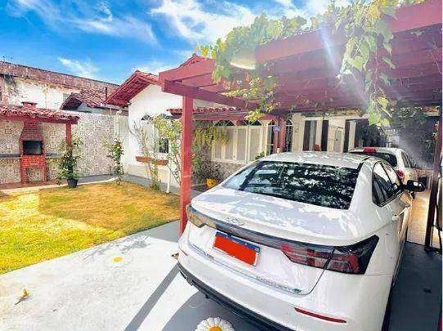 Casa / Sobrado para Venda em Guarapari/ES Ipiranga 3 Quartos