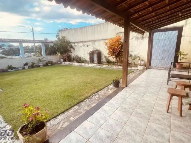 Casa / Sobrado para Venda em Guarapari/ES Itapebussu 3 Quartos