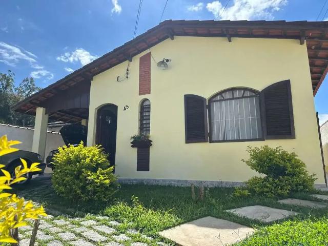 Casa / Sobrado para Venda em Guararema/SP Ajuda 4 Quartos