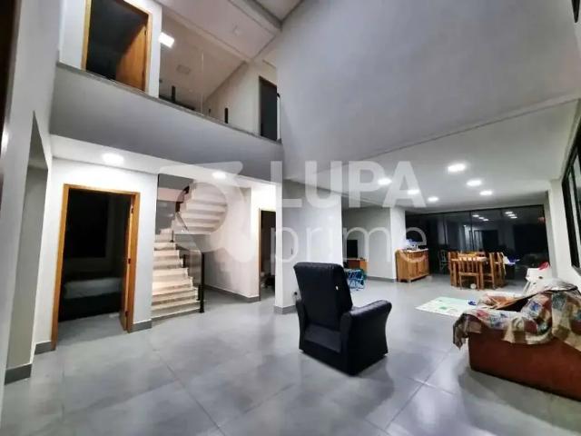 Casa / Sobrado para Venda em Guararema/SP Parque Agrinco 5 Quartos