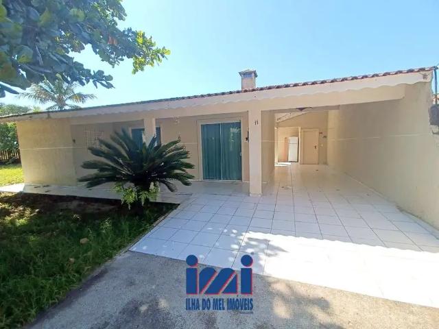 Casa / Sobrado para Venda em Guaratuba/PR Barra do Saí 2 Quartos