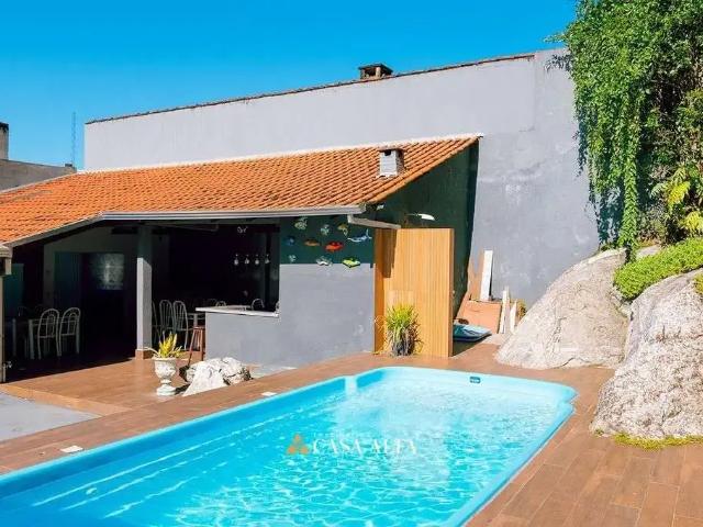 Casa / Sobrado para Venda em Guaratuba/PR Caieiras 6 Quartos