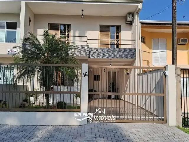 Casa / Sobrado para Venda em Guaratuba/PR Centro 3 Quartos