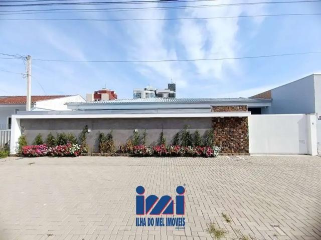 Casa / Sobrado para Venda em Guaratuba/PR Centro 3 Quartos