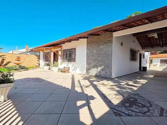 Casa / Sobrado para Venda em Guaratuba/PR Centro 3 Quartos