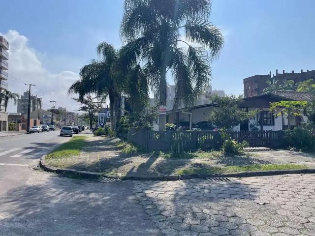 Casa / Sobrado para Venda em Guaratuba/PR Centro 2 Quartos