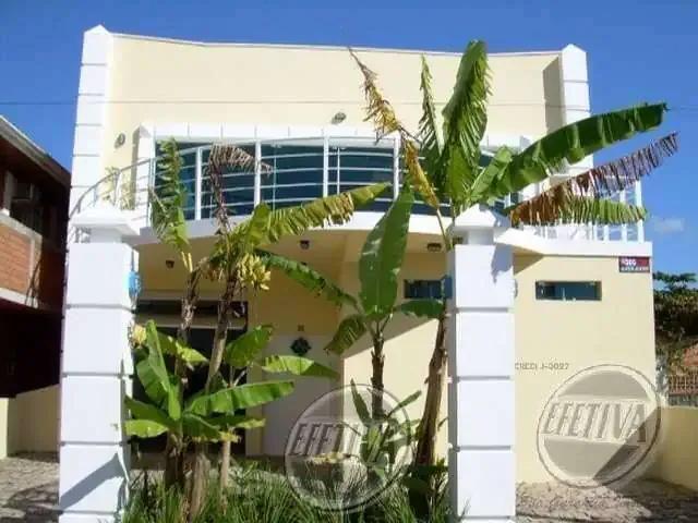 Casa / Sobrado para Venda em Guaratuba/PR Centro 2 Quartos
