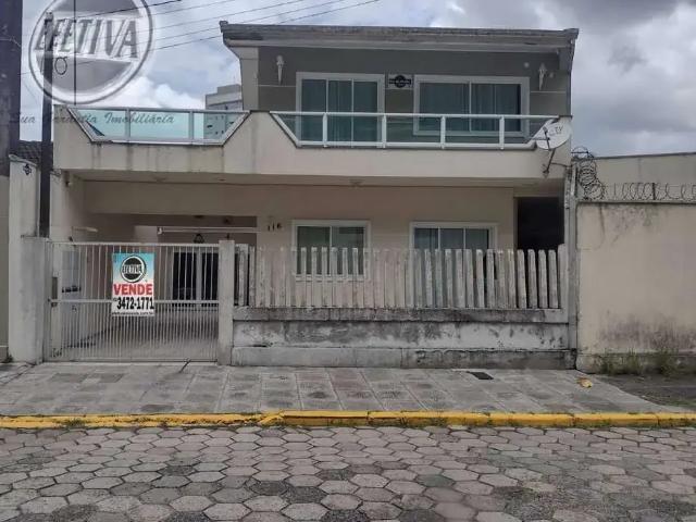 Casa / Sobrado para Venda em Guaratuba/PR Centro 4 Quartos
