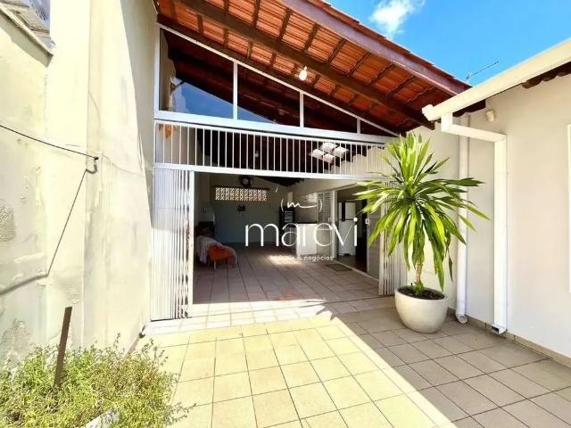 Casa / Sobrado para Venda em Guaratuba/PR Centro 4 Quartos
