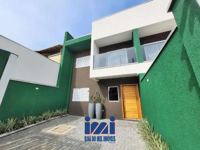 Casa / Sobrado para Venda em Guaratuba/PR Centro 4 Quartos