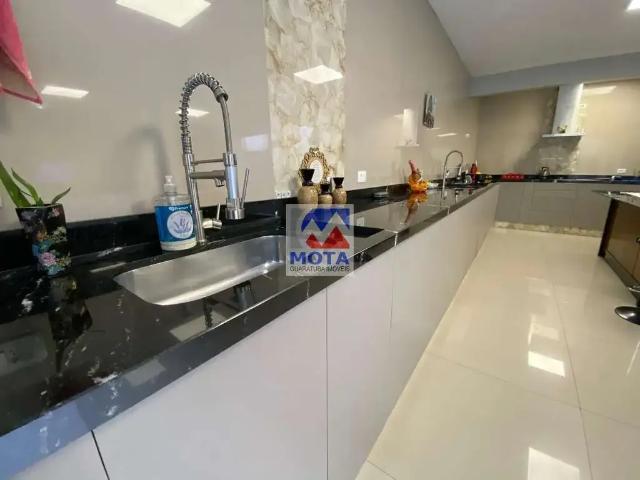 Casa / Sobrado para Venda em Guaratuba/PR Centro 4 Quartos