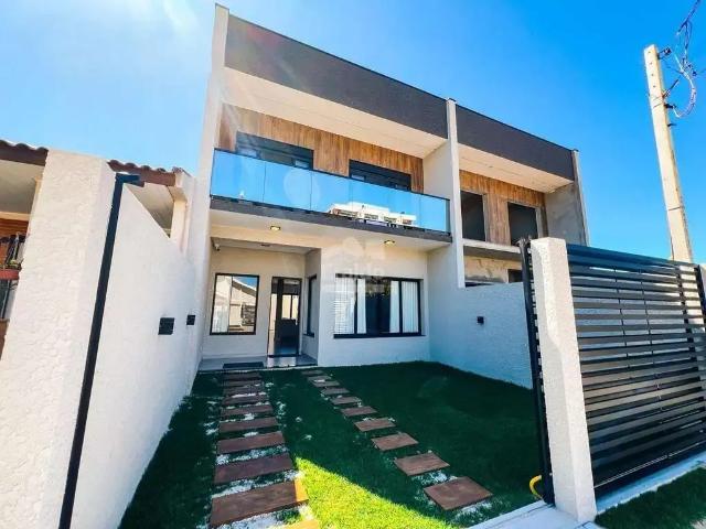 Casa / Sobrado para Venda em Guaratuba/PR Centro 4 Quartos