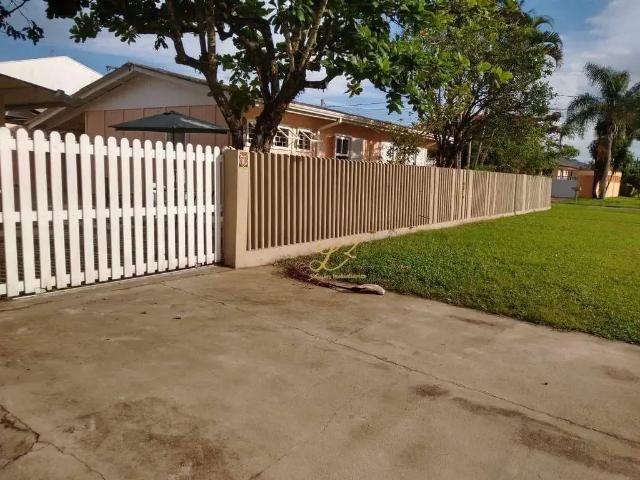 Casa / Sobrado para Venda em Guaratuba/PR Centro 4 Quartos