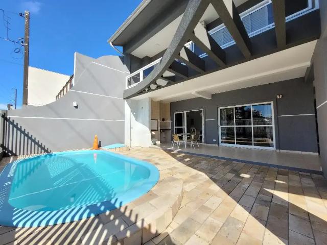 Casa / Sobrado para Venda em Guaratuba/PR Centro 5 Quartos