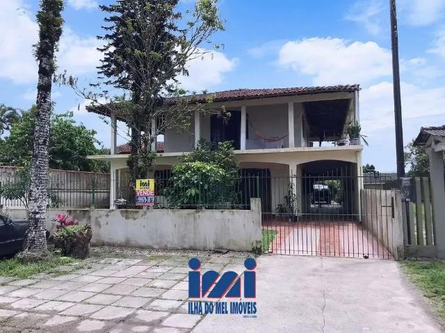 Casa / Sobrado para Venda em Guaratuba/PR Centro 5 Quartos
