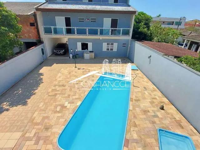 Casa / Sobrado para Venda em Guaratuba/PR Centro 8 Quartos